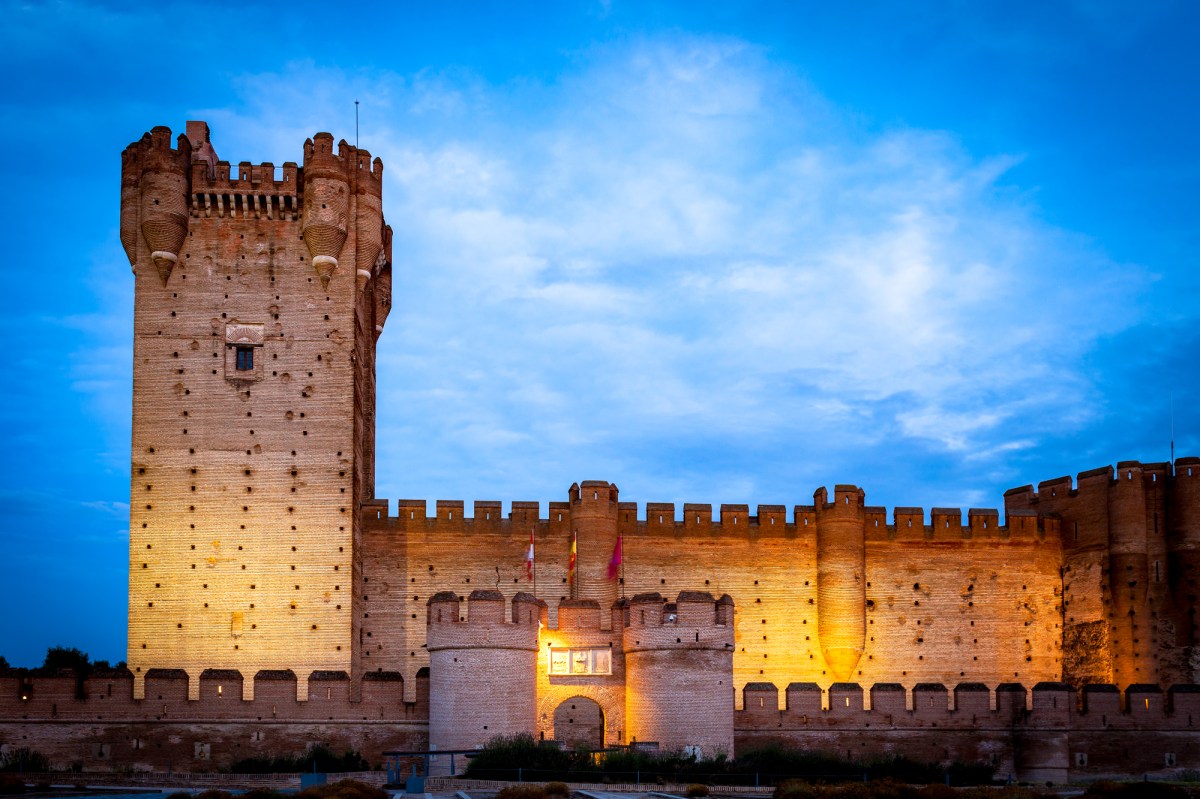 La Mota Castle: A Historic Jewel of Spanish Heritage – Magical Europe